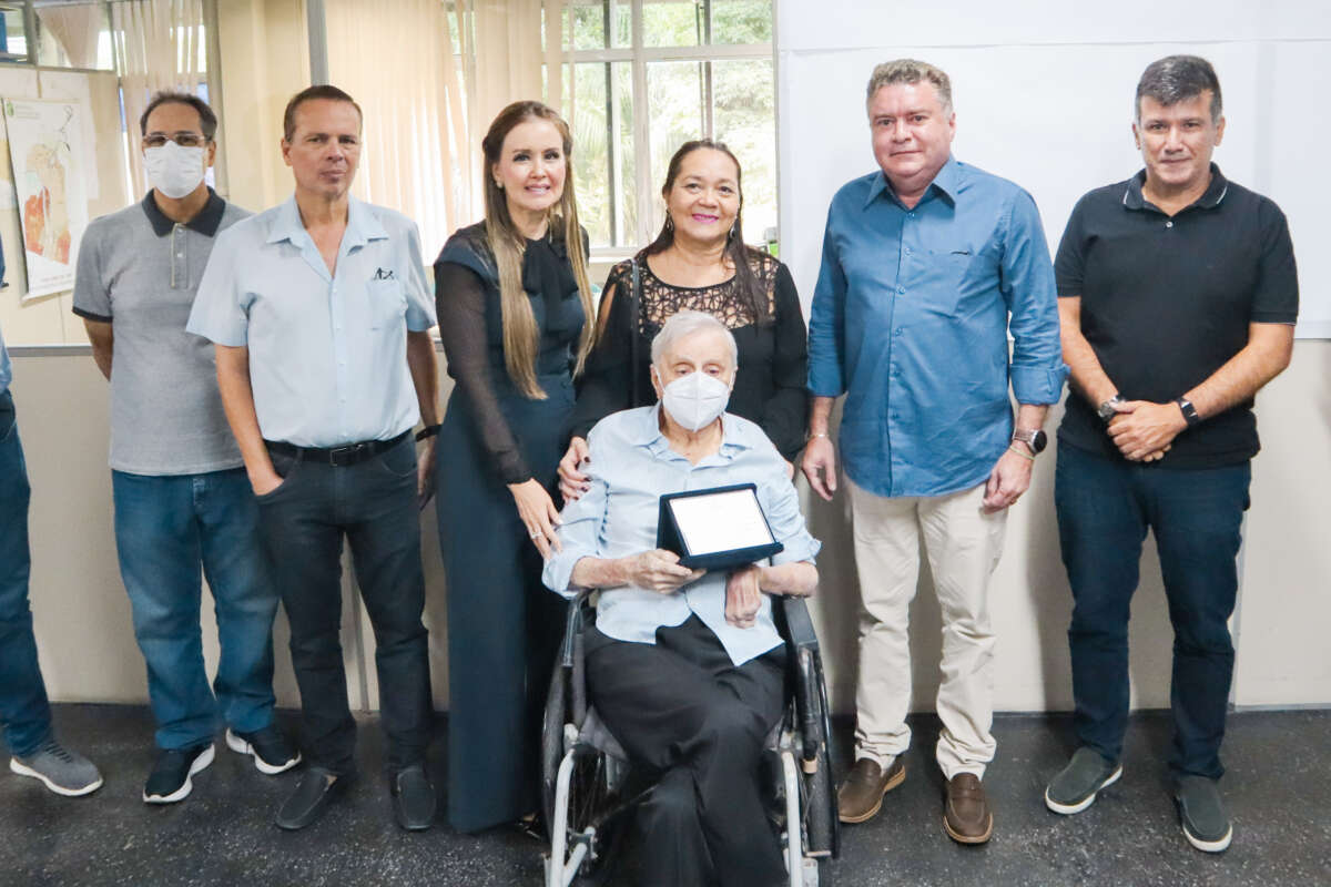 Engenheiro Roberto Ribeiro é homenageado pela Seinfra - Secretaria da ...